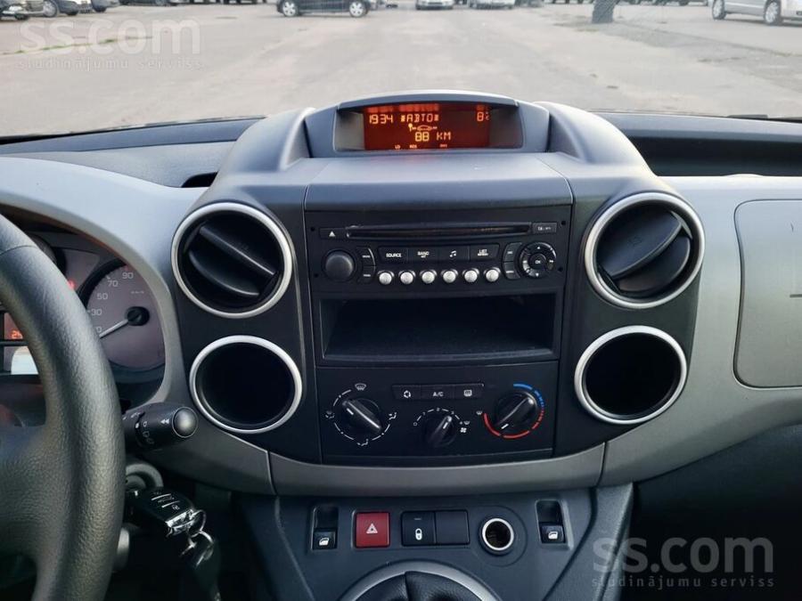 Melns Citroen Berlingo 2011 Rīga, ar dzinēja tilpumu 1.60 L un nobraukumu 0 tūkst. km par 3990 €, foto 14 vietnē AUTOMOTO.COM.LV