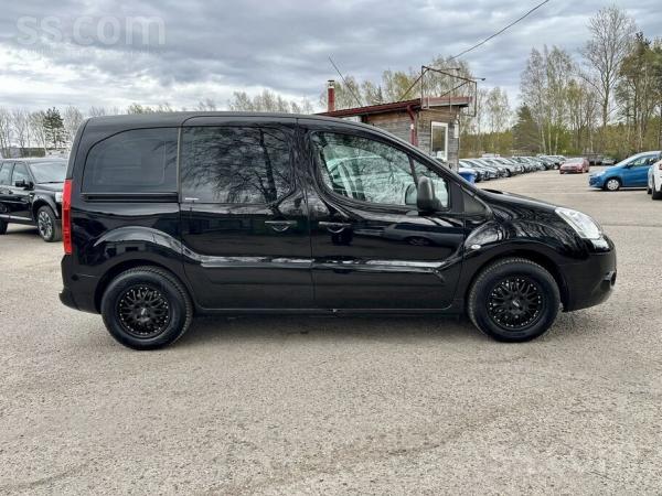Melns Citroen Berlingo 2011 Rīga, ar dzinēja tilpumu 1.60 L un nobraukumu 0 tūkst. km par 3990 €, foto 5 vietnē AUTOMOTO.COM.LV