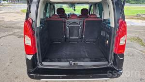 Melns Citroen Berlingo 2011 Ogre, ar dzinēja tilpumu 1.60 L un nobraukumu 285 tūkst. km par 3500 €, foto 9 vietnē AUTOMOTO.COM.LV