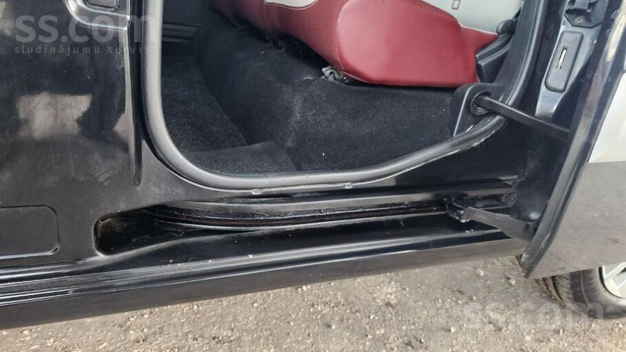 Melns Citroen Berlingo 2011 Ogre, ar dzinēja tilpumu 1.60 L un nobraukumu 285 tūkst. km par 3500 €, foto 19 vietnē AUTOMOTO.COM.LV