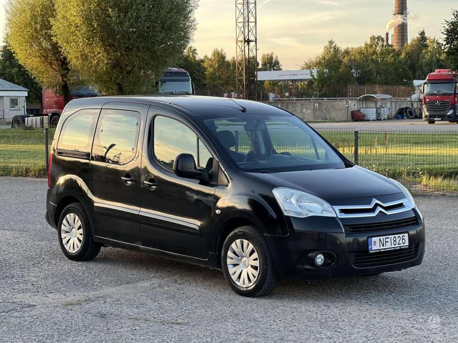 Melns Citroen Berlingo 2011 Kelmė, ar dzinēja tilpumu 1.56 L un nobraukumu 242 tūkst. km par 3750 €, foto 3 vietnē AUTOMOTO.COM.LV