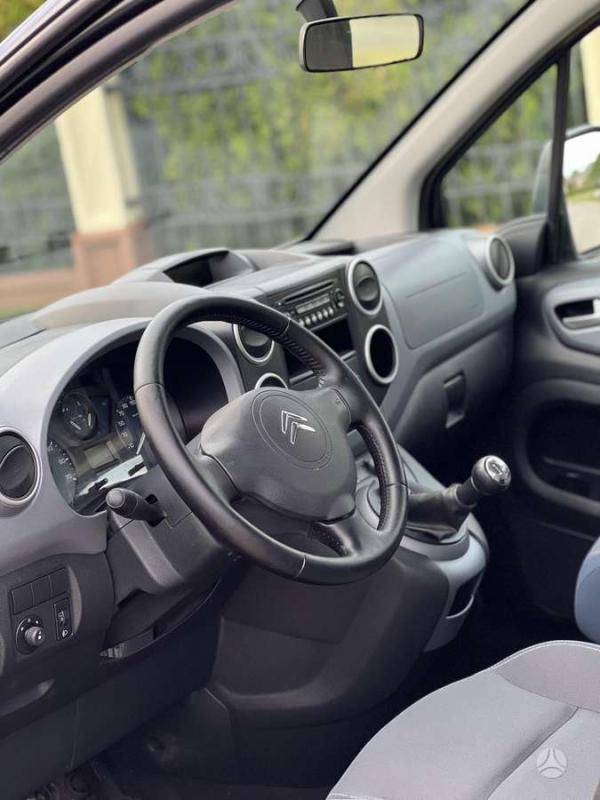 Melns Citroen Berlingo 2011 Kelmė, ar dzinēja tilpumu 1.56 L un nobraukumu 242 tūkst. km par 3750 €, foto 9 vietnē AUTOMOTO.COM.LV