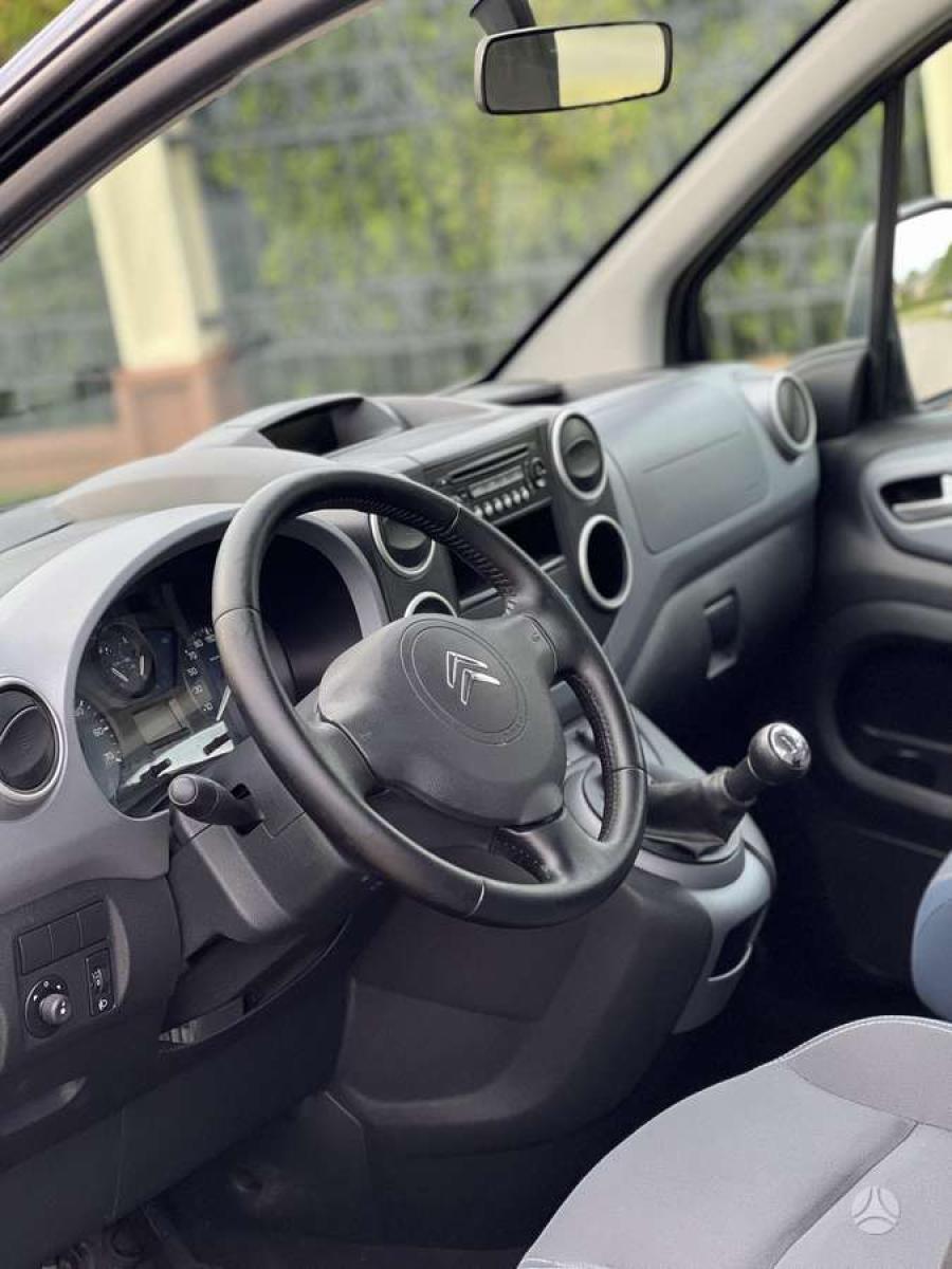 Melns Citroen Berlingo 2011 Kelmė, ar dzinēja tilpumu 1.56 L un nobraukumu 242 tūkst. km par 3750 €, foto 10 vietnē AUTOMOTO.COM.LV