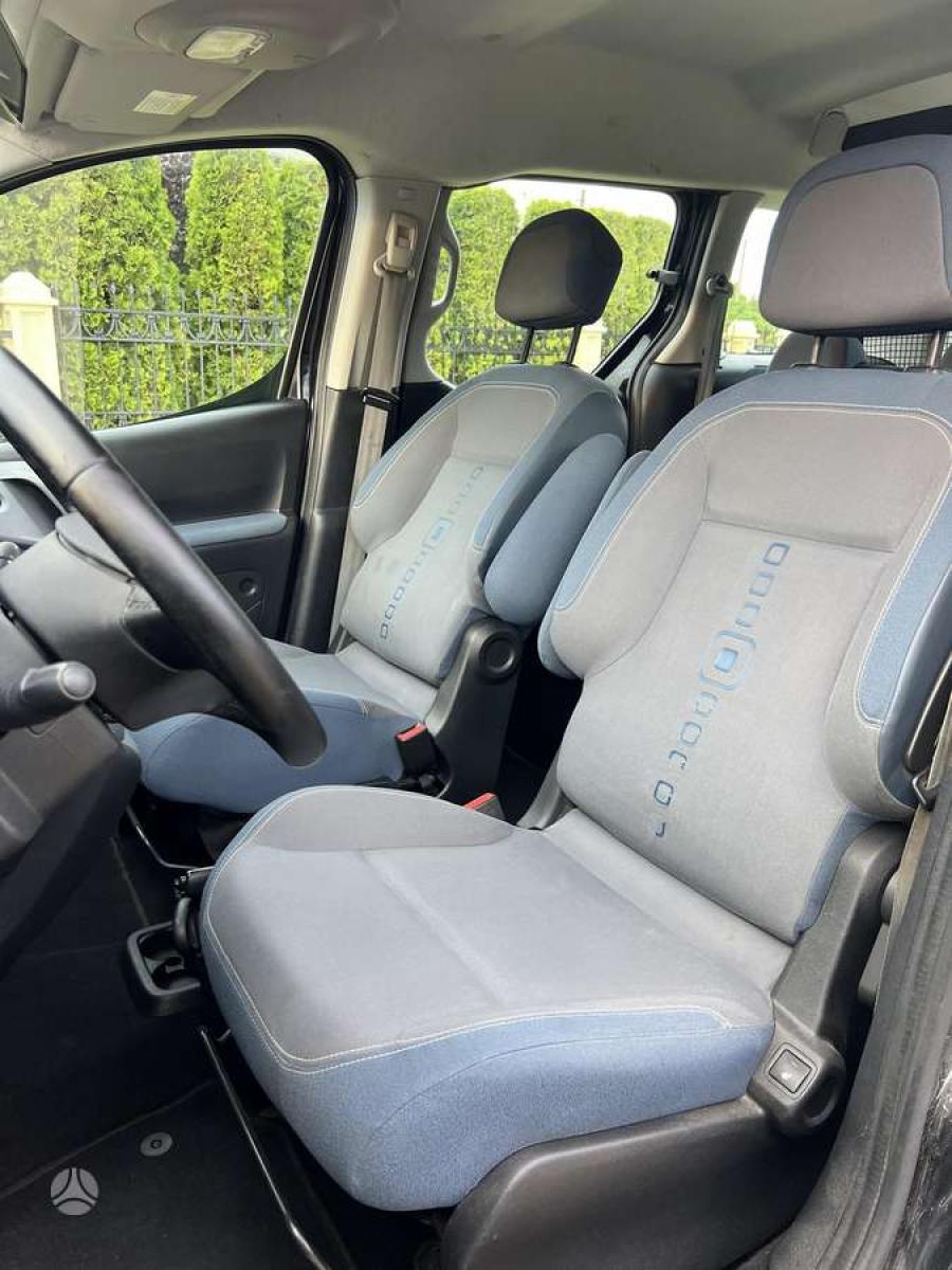 Melns Citroen Berlingo 2011 Kelmė, ar dzinēja tilpumu 1.56 L un nobraukumu 242 tūkst. km par 3750 €, foto 11 vietnē AUTOMOTO.COM.LV