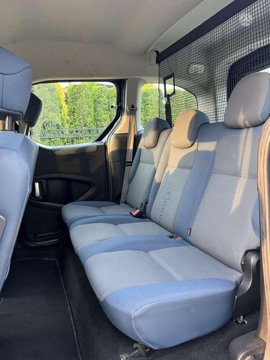 Melns Citroen Berlingo 2011 Kelmė, ar dzinēja tilpumu 1.56 L un nobraukumu 242 tūkst. km par 3750 €, foto 13 vietnē AUTOMOTO.COM.LV