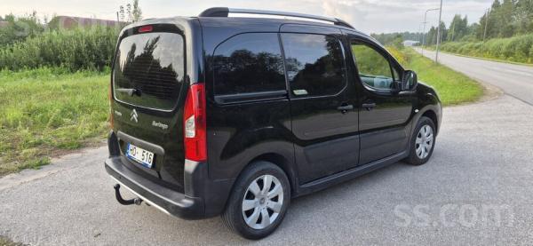 Melns Citroen Berlingo 2011 Limbaži, ar dzinēja tilpumu 1.60 L un nobraukumu 274 tūkst. km par 5800 €, foto 5 vietnē AUTOMOTO.COM.LV