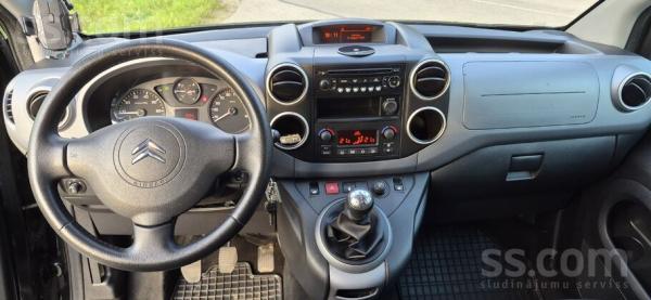 Melns Citroen Berlingo 2011 Limbaži, ar dzinēja tilpumu 1.60 L un nobraukumu 274 tūkst. km par 5800 €, foto 7 vietnē AUTOMOTO.COM.LV