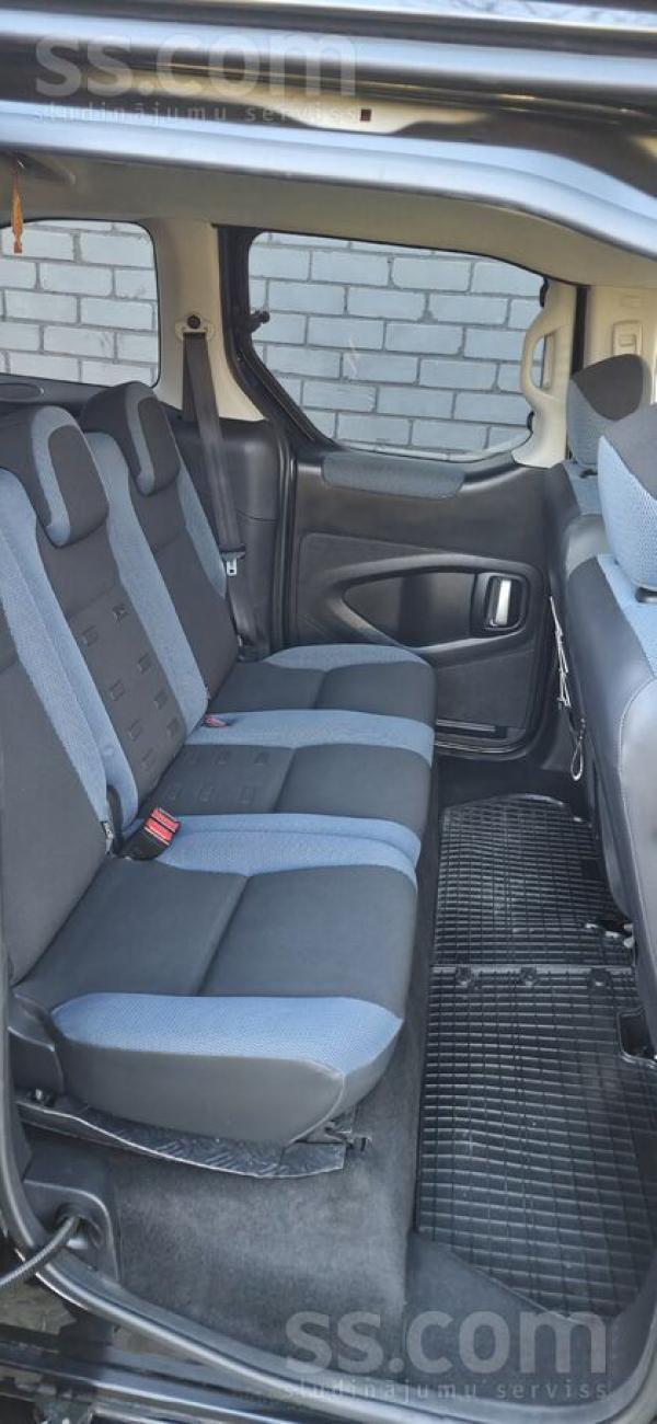 Melns Citroen Berlingo 2011 Limbaži, ar dzinēja tilpumu 1.60 L un nobraukumu 274 tūkst. km par 5800 €, foto 9 vietnē AUTOMOTO.COM.LV