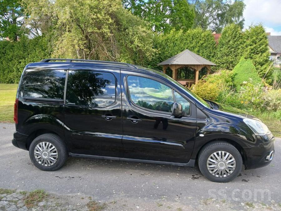 Black Citroen Berlingo 2012 in Ogre, with an engine capacity of 1.60 L and mileage of 276 thousand km for 3150 €, photo 3 on AUTOMOTO.COM.LV