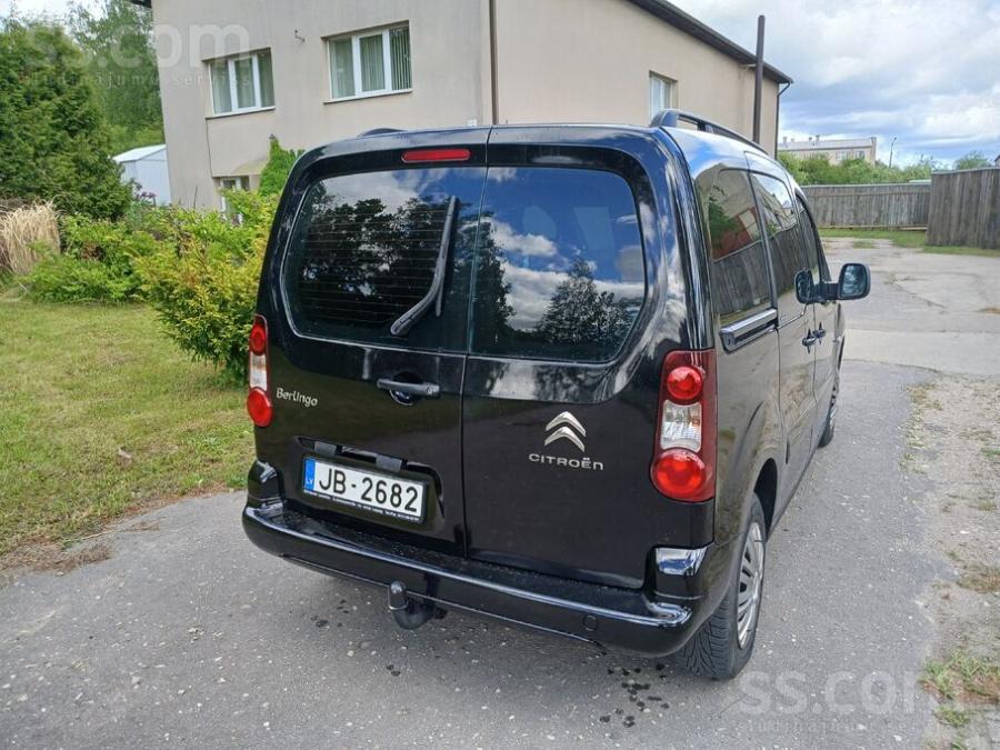 Black Citroen Berlingo 2012 in Ogre, with an engine capacity of 1.60 L and mileage of 276 thousand km for 3150 €, photo 4 on AUTOMOTO.COM.LV