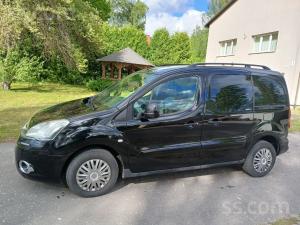 Black Citroen Berlingo 2012 in Ogre, with an engine capacity of 1.60 L and mileage of 276 thousand km for 3150 €, photo 6 on AUTOMOTO.COM.LV