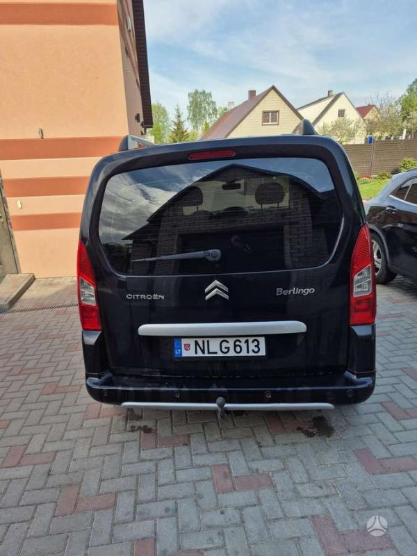 Citroen Berlingo 2012 in Raseiniai on AUTOMOTO.COM.LV Black Citroen Berlingo 2012 in Raseiniai, with an engine capacity of 0.00 L and mileage of 316 thousand km for 3200 €, photo 3 on AUTOMOTO.COM.LV