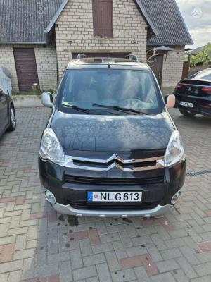 Black Citroen Berlingo 2012 in Raseiniai, with an engine capacity of 0.00 L and mileage of 316 thousand km for 3200 €, photo 4 on AUTOMOTO.COM.LV