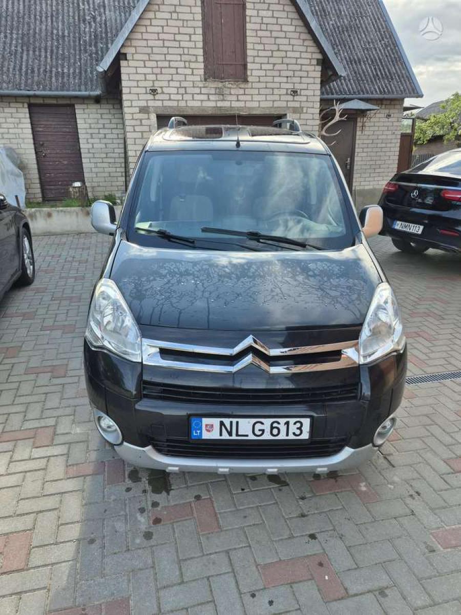 Black Citroen Berlingo 2012 in Raseiniai, with an engine capacity of 0.00 L and mileage of 316 thousand km for 3200 €, photo 4 on AUTOMOTO.COM.LV