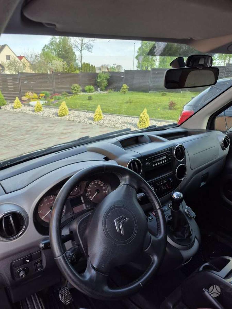 Black Citroen Berlingo 2012 in Raseiniai, with an engine capacity of 0.00 L and mileage of 316 thousand km for 3200 €, photo 5 on AUTOMOTO.COM.LV