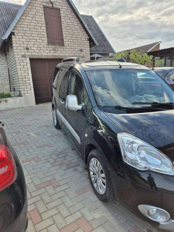Citroen Berlingo 2012 in Raseiniai on AUTOMOTO.COM.LV Black Citroen Berlingo 2012 in Raseiniai, with an engine capacity of 0.00 L and mileage of 316 thousand km for 3200 €, photo 6 on AUTOMOTO.COM.LV