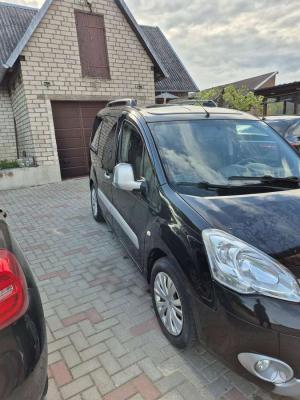 Black Citroen Berlingo 2012 in Raseiniai, with an engine capacity of 0.00 L and mileage of 316 thousand km for 3200 €, photo 6 on AUTOMOTO.COM.LV