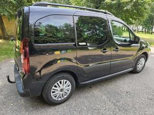 Melns Citroen Berlingo 2013 Prienai, ar dzinēja tilpumu 1.60 L un nobraukumu 249 tūkst. km par 4650 €, foto 6 vietnē AUTOMOTO.COM.LV