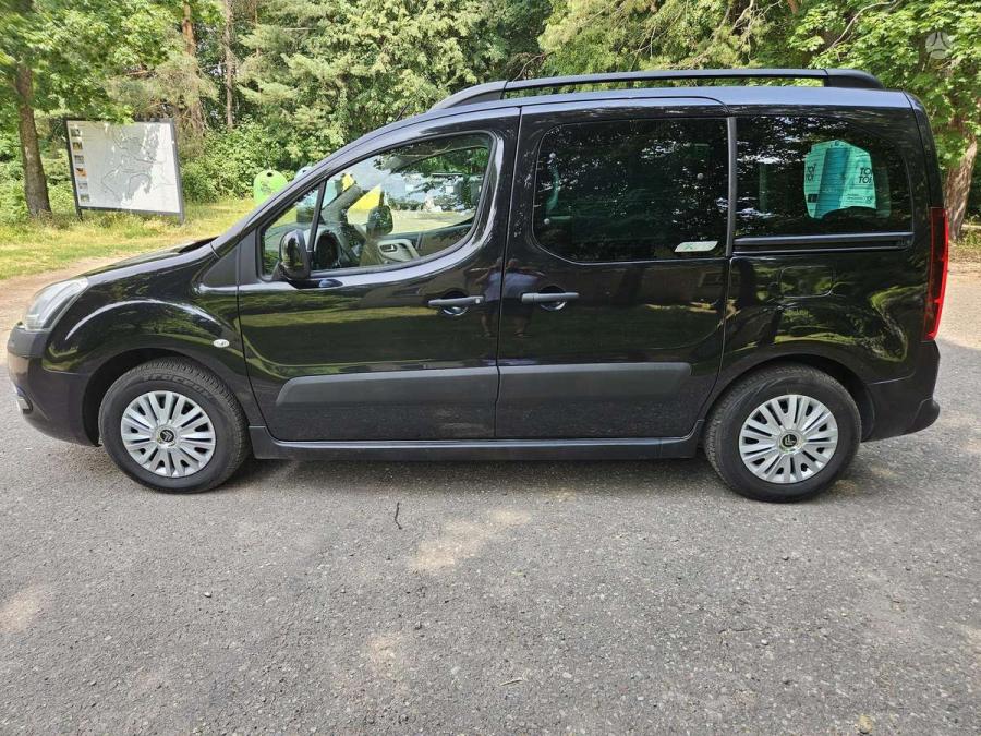 Melns Citroen Berlingo 2013 Prienai, ar dzinēja tilpumu 1.60 L un nobraukumu 249 tūkst. km par 4650 €, foto 9 vietnē AUTOMOTO.COM.LV