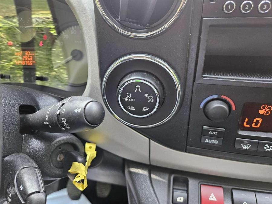 Melns Citroen Berlingo 2013 Prienai, ar dzinēja tilpumu 1.60 L un nobraukumu 249 tūkst. km par 4650 €, foto 13 vietnē AUTOMOTO.COM.LV