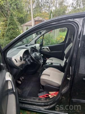 Black Citroen Berlingo 2013 in Madona, with an engine capacity of 1.60 L and mileage of 273 thousand km for 3300 €, photo  on AUTOMOTO.COM.LV