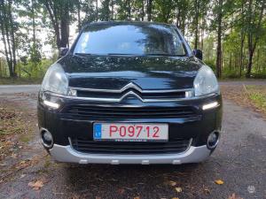 Black Citroen Berlingo 2014 in Prienai, with an engine capacity of 1.56 L and mileage of 265 thousand km for 4300 €, photo 4 on AUTOMOTO.COM.LV