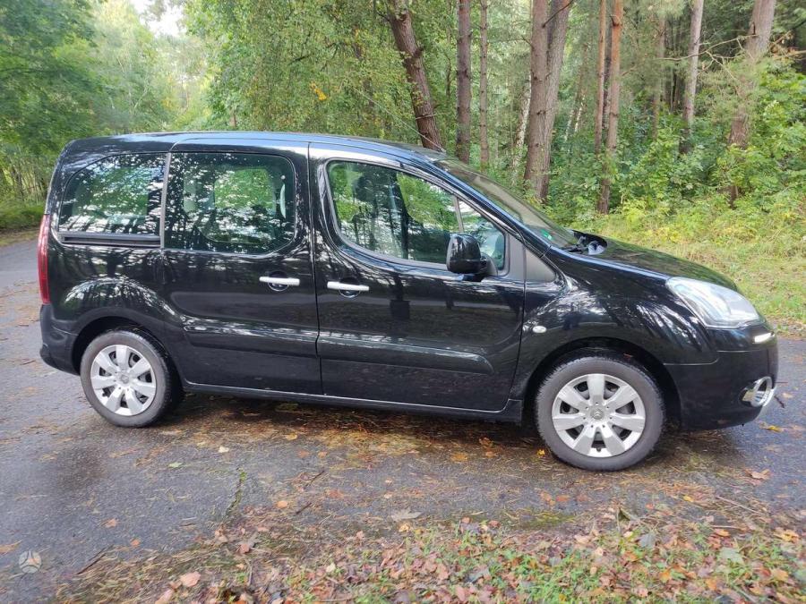 Black Citroen Berlingo 2014 in Prienai, with an engine capacity of 1.56 L and mileage of 265 thousand km for 4300 €, photo 5 on AUTOMOTO.COM.LV
