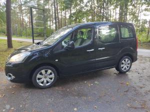 Black Citroen Berlingo 2014 in Prienai, with an engine capacity of 1.56 L and mileage of 265 thousand km for 4300 €, photo 6 on AUTOMOTO.COM.LV