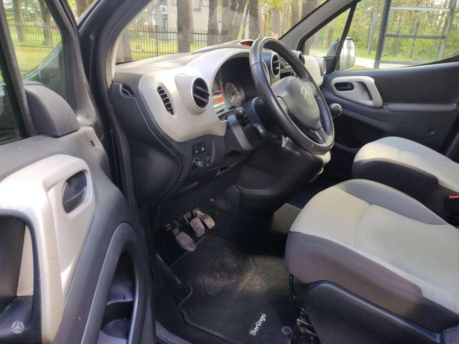 Black Citroen Berlingo 2014 in Prienai, with an engine capacity of 1.56 L and mileage of 265 thousand km for 4300 €, photo 10 on AUTOMOTO.COM.LV