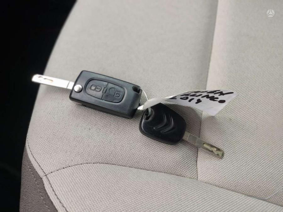 Black Citroen Berlingo 2014 in Prienai, with an engine capacity of 1.56 L and mileage of 265 thousand km for 4300 €, photo 17 on AUTOMOTO.COM.LV