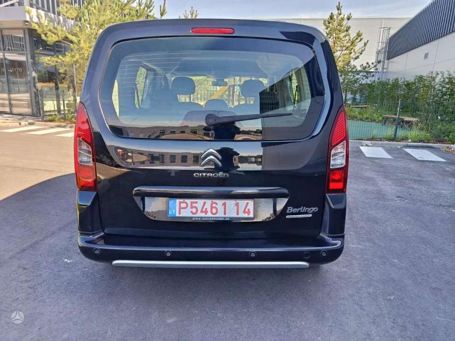 Black Citroen Berlingo 2014 in Kaunas, with an engine capacity of 1.56 L and mileage of 260 thousand km for 4900 €, photo 4 on AUTOMOTO.COM.LV