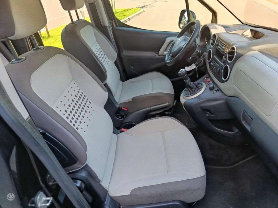 Black Citroen Berlingo 2014 in Kaunas, with an engine capacity of 1.56 L and mileage of 260 thousand km for 4900 €, photo 8 on AUTOMOTO.COM.LV