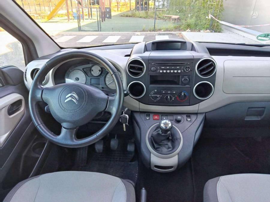 Black Citroen Berlingo 2014 in Kaunas, with an engine capacity of 1.56 L and mileage of 260 thousand km for 4900 €, photo 13 on AUTOMOTO.COM.LV