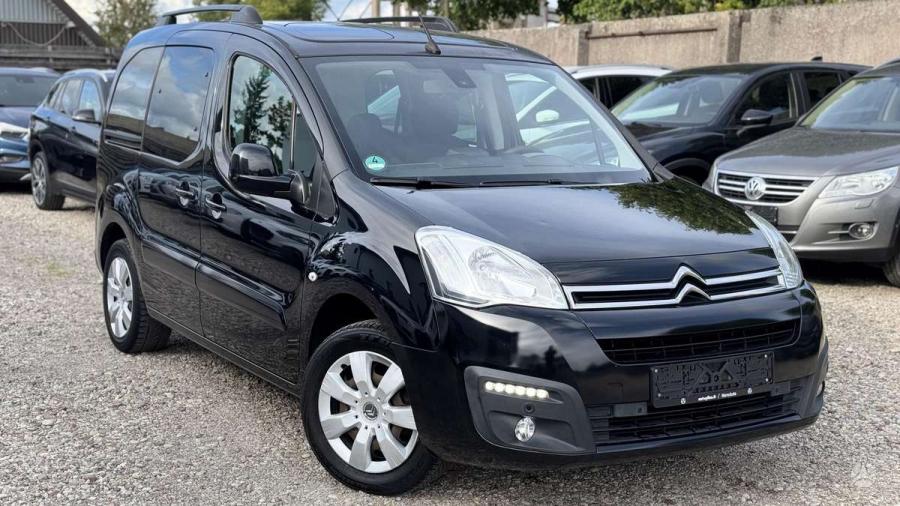 Black Citroen Berlingo 2015 in Telschi, with an engine capacity of 1.56 L and mileage of 193 thousand km for 6700 €, photo 3 on AUTOMOTO.COM.LV