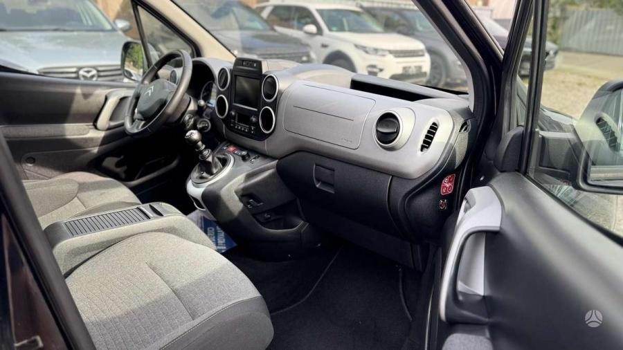 Black Citroen Berlingo 2015 in Telschi, with an engine capacity of 1.56 L and mileage of 193 thousand km for 6700 €, photo 14 on AUTOMOTO.COM.LV