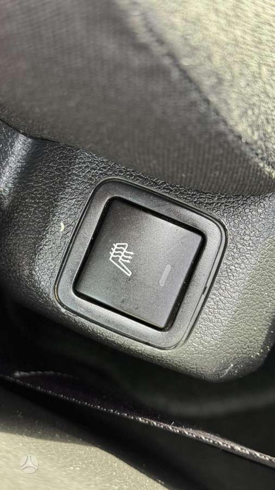 Black Citroen Berlingo 2015 in Telschi, with an engine capacity of 1.56 L and mileage of 193 thousand km for 6700 €, photo 28 on AUTOMOTO.COM.LV