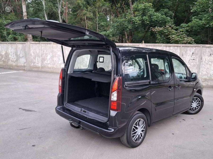 Black Citroen Berlingo 2015 in Vilnius, with an engine capacity of 1.56 L and mileage of 275 thousand km for 4200 €, photo 3 on AUTOMOTO.COM.LV