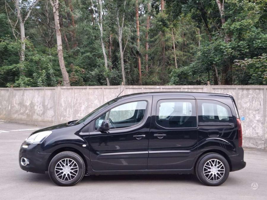 Black Citroen Berlingo 2015 in Vilnius, with an engine capacity of 1.56 L and mileage of 275 thousand km for 4200 €, photo 4 on AUTOMOTO.COM.LV