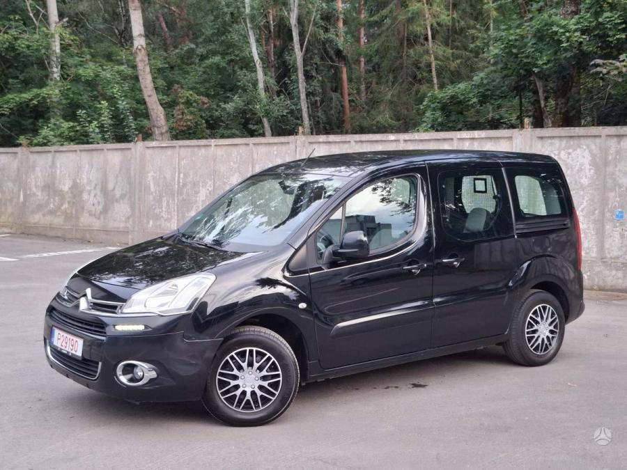 Black Citroen Berlingo 2015 in Vilnius, with an engine capacity of 1.56 L and mileage of 275 thousand km for 4200 €, photo 6 on AUTOMOTO.COM.LV