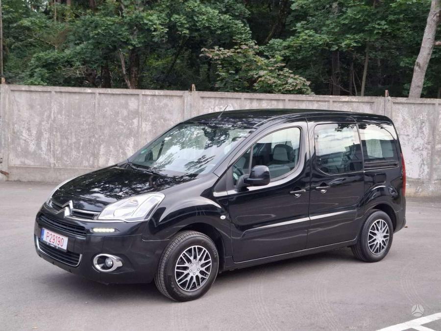Black Citroen Berlingo 2015 in Vilnius, with an engine capacity of 1.56 L and mileage of 275 thousand km for 4200 €, photo 10 on AUTOMOTO.COM.LV