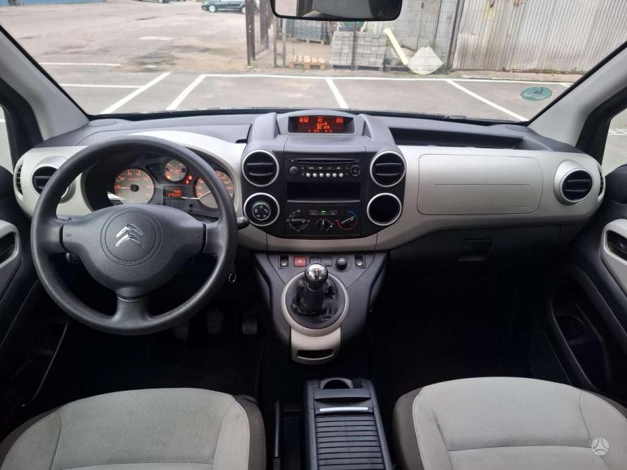 Black Citroen Berlingo 2015 in Vilnius, with an engine capacity of 1.56 L and mileage of 275 thousand km for 4200 €, photo 14 on AUTOMOTO.COM.LV