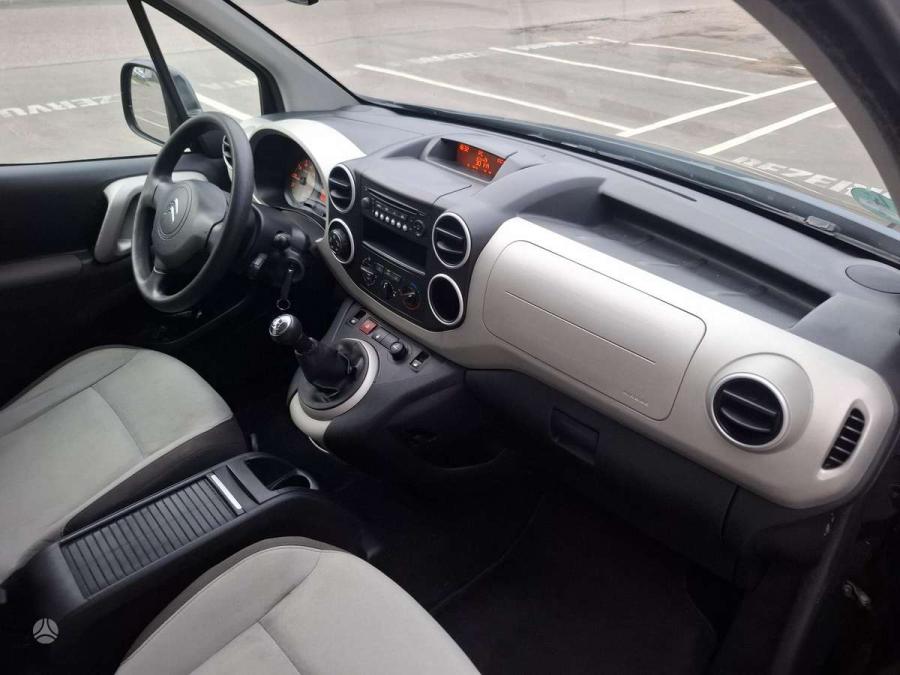 Black Citroen Berlingo 2015 in Vilnius, with an engine capacity of 1.56 L and mileage of 275 thousand km for 4200 €, photo 15 on AUTOMOTO.COM.LV