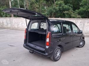 Black Citroen Berlingo 2015 in Vilnius, with an engine capacity of 1.60 L and mileage of 275 thousand km for 4200 €, photo 3 on AUTOMOTO.COM.LV