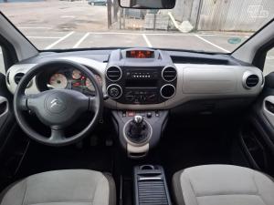 Black Citroen Berlingo 2015 in Vilnius, with an engine capacity of 1.60 L and mileage of 275 thousand km for 4200 €, photo 14 on AUTOMOTO.COM.LV