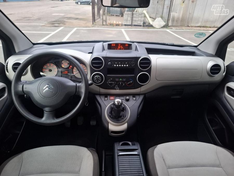 Black Citroen Berlingo 2015 in Vilnius, with an engine capacity of 1.60 L and mileage of 275 thousand km for 4200 €, photo 14 on AUTOMOTO.COM.LV