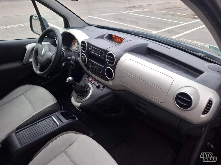 Black Citroen Berlingo 2015 in Vilnius, with an engine capacity of 1.60 L and mileage of 275 thousand km for 4200 €, photo 15 on AUTOMOTO.COM.LV