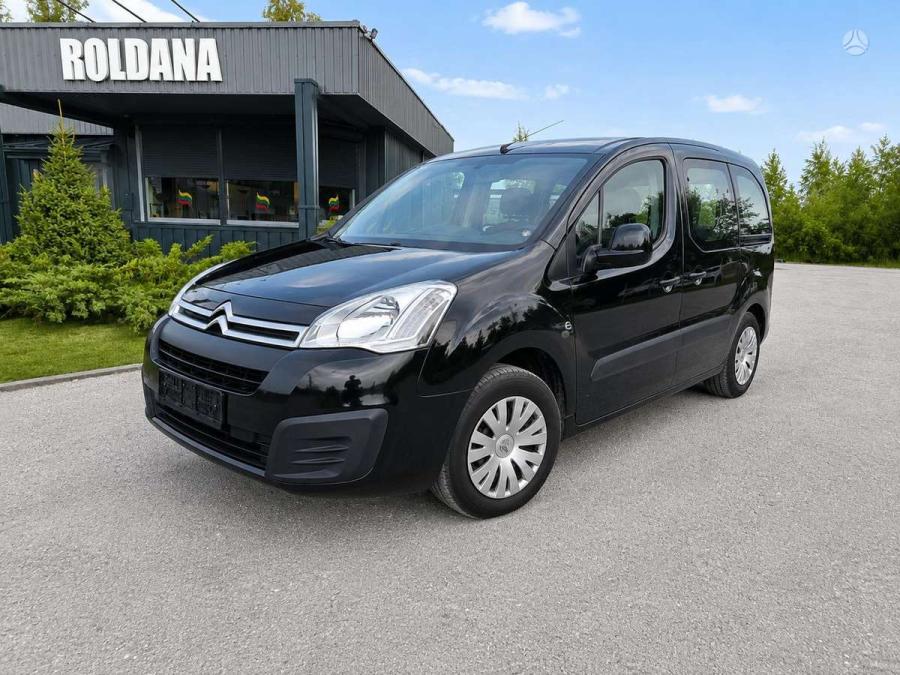 Melns Citroen Berlingo 2016 Pakruojis, ar dzinēja tilpumu 1.60 L un nobraukumu 186 tūkst. km par 5200 €, foto 1 vietnē AUTOMOTO.COM.LV