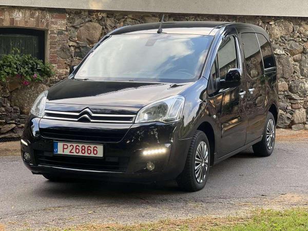 Melns Citroen Berlingo 2016 Panevēža, ar dzinēja tilpumu 1.56 L un nobraukumu 223 tūkst. km par 5300 €, foto 1 vietnē AUTOMOTO.COM.LV