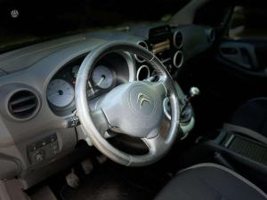 Black Citroen Berlingo 2016 in Panevezys, with an engine capacity of 1.56 L and mileage of 223 thousand km for 5300 €, photo 7 on AUTOMOTO.COM.LV