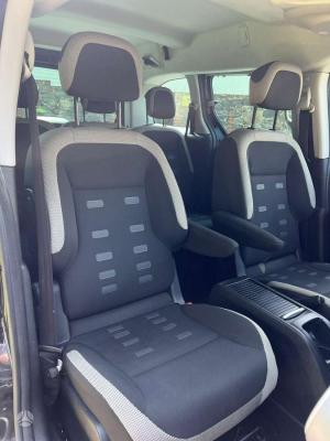 Black Citroen Berlingo 2016 in Panevezys, with an engine capacity of 1.56 L and mileage of 223 thousand km for 5300 €, photo 17 on AUTOMOTO.COM.LV